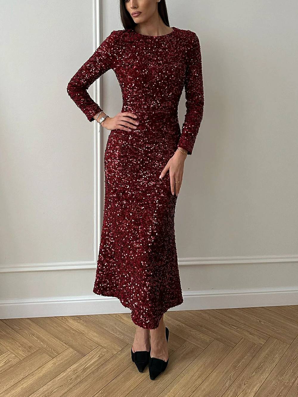 Sequin Decorated Velvet Midi Dress In Red – Dress Code